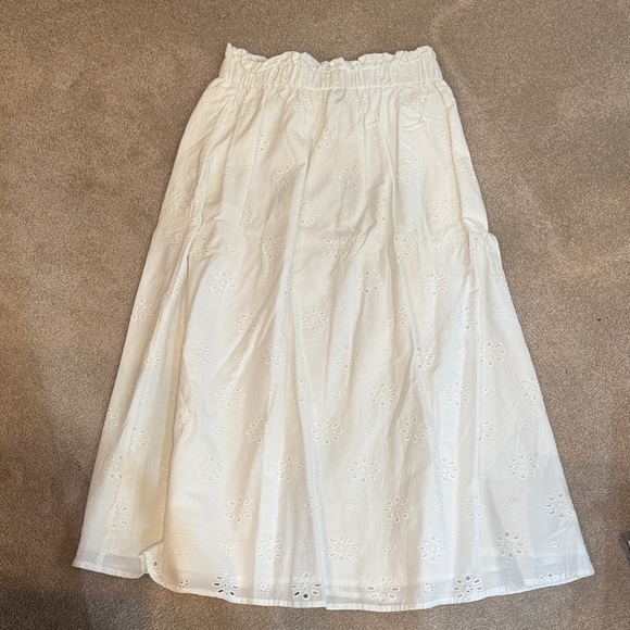 Universal Thread | Skirts | Universal Thread White Eyelet Aline Skirt ...